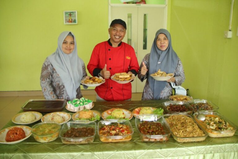 Pesantren Shohid adakan Pelatihan Chef Dapur dan Pramusaji - Ponpes ...