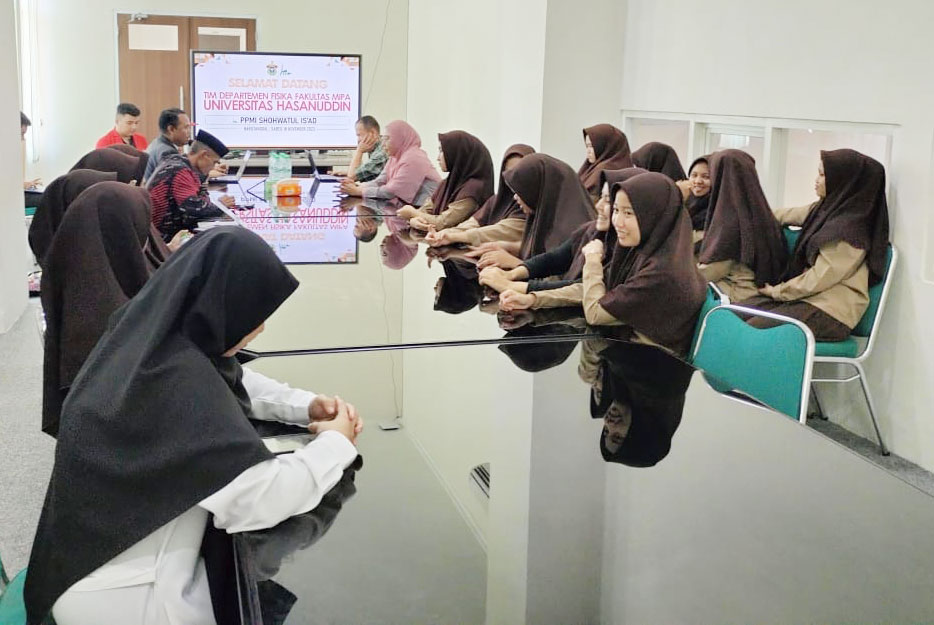 Program Pengabdian Masyarakat Departemen Fisika Universitas Hasanuddin ...